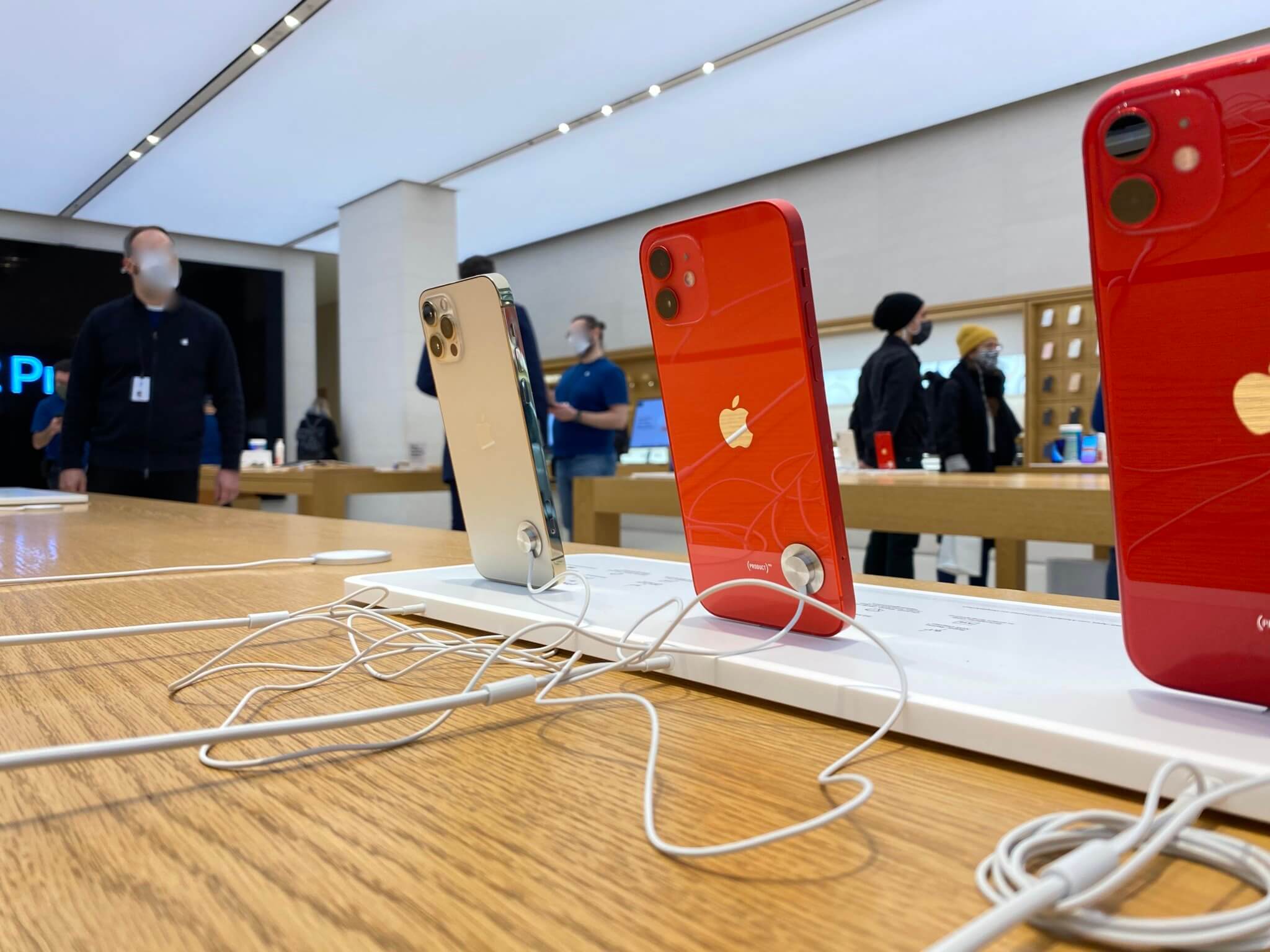 iPhone 12 + 12 Pro Ersteindruck: Alle Farben, Design und Apple Store in ...